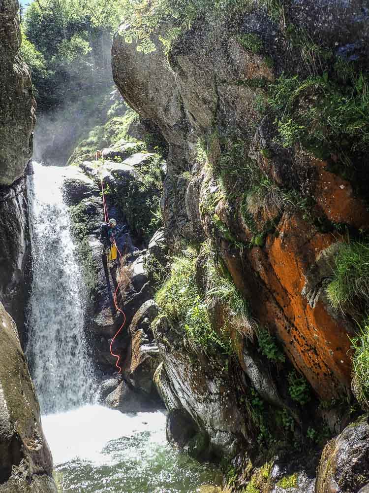 Stage canyoning dans les Pyrénées - les canyons du Canigou