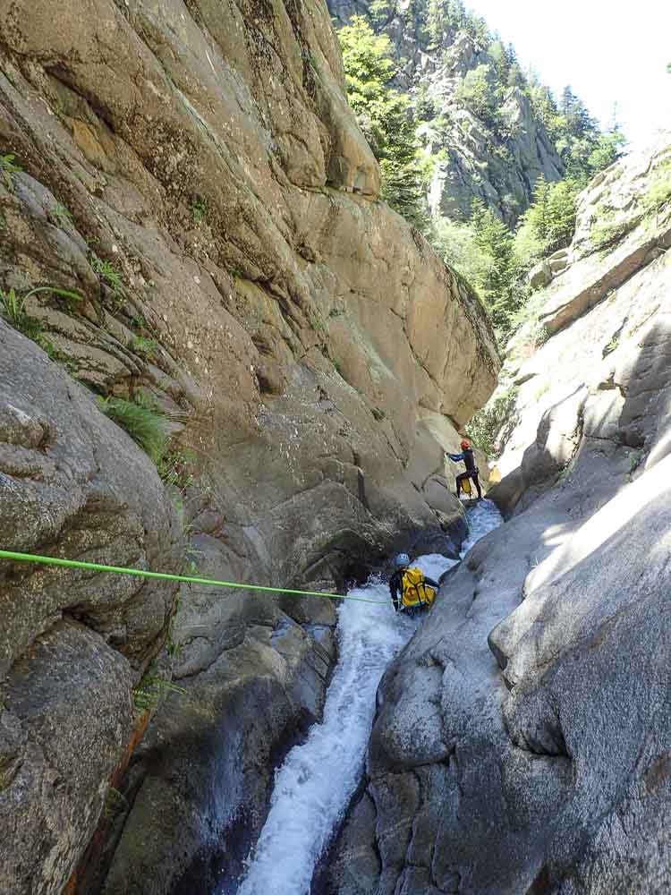Stage canyoning dans les Pyrénées - les canyons du Canigou